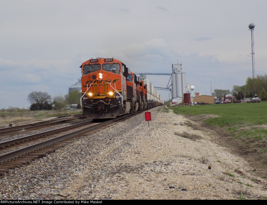 BNSF 8247